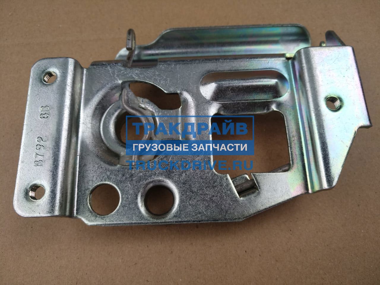 Замок капота Ивеко Дейли (ответная часть) 500321093 IVECO купить недорого