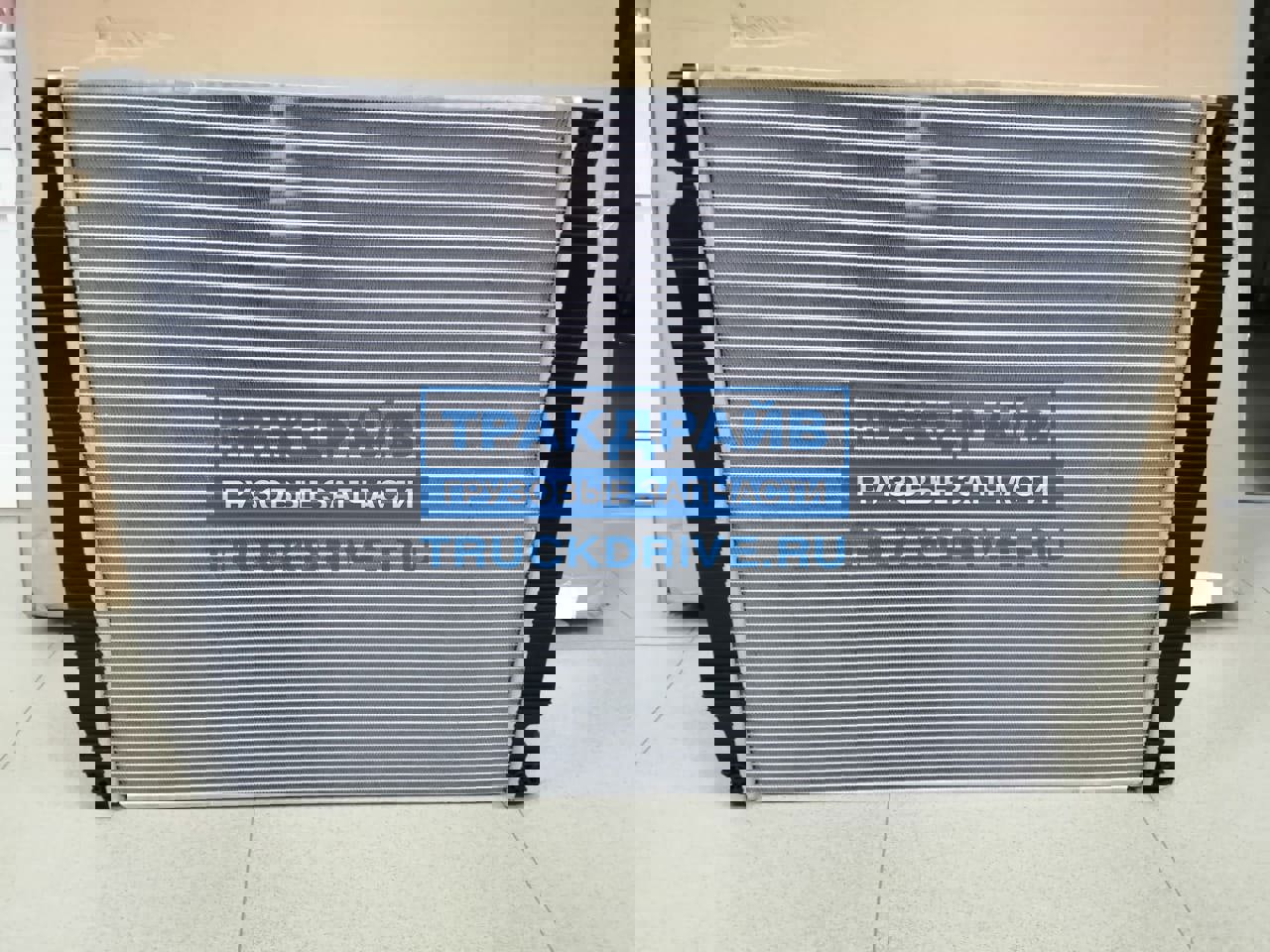 Радиатор Iveco Stralis 900х748х48 мм. без рамки аналог 504011119 ...