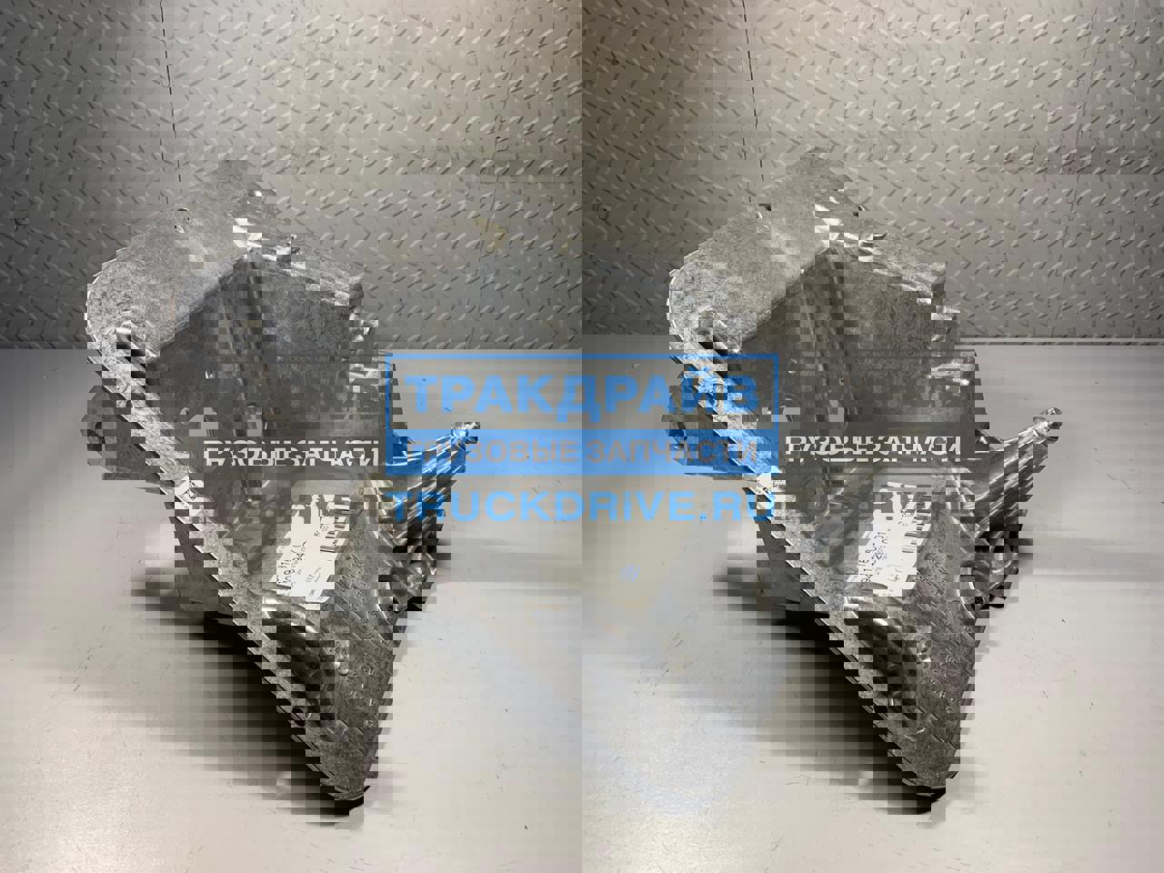 Кронштейн педального узла Камаз-5490 A9402940701 MERCEDES-BENZ купить ...