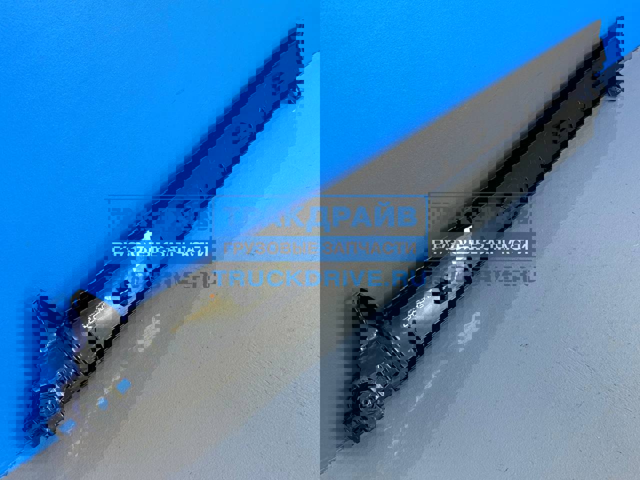 Молдинг лобового стекла правая для Renault T серии AC7484507771 ALFA ...