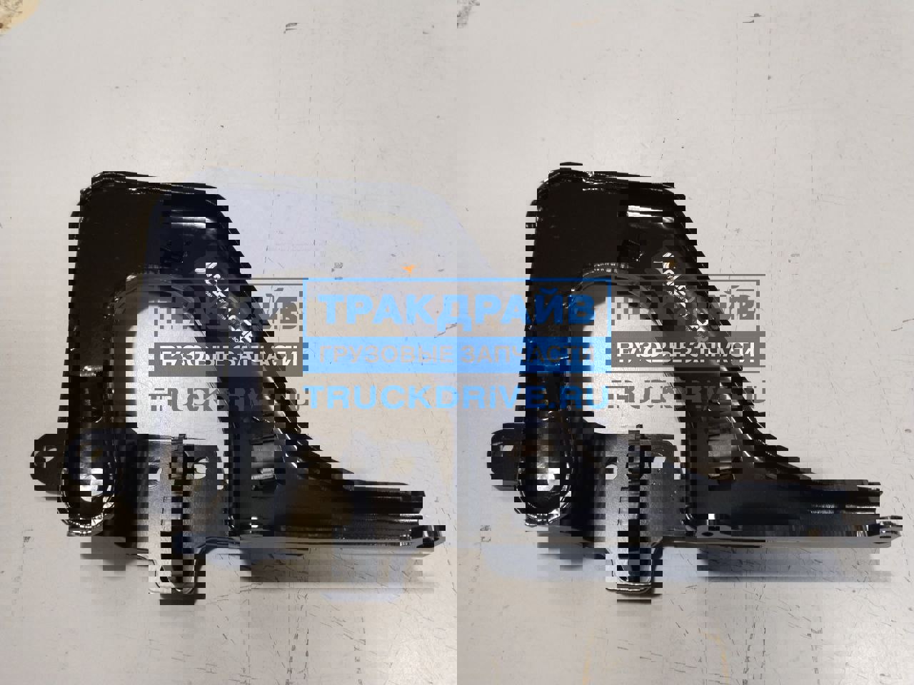 Петля нижней откидной ступени Volvo FH4 левая AC84104142 ALFA CAR ...