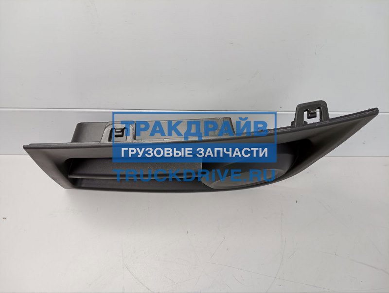 Правая накладка бампера в место птф без отверстия для Mercedes Actros ...
