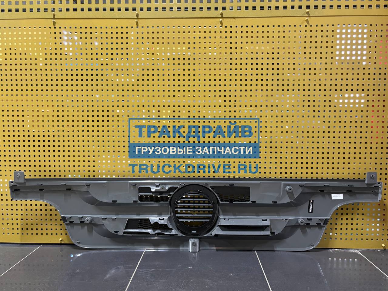 Решетка радиатора Mercedes Atego 3 AC9728800085 ALFA CAR купить недорого