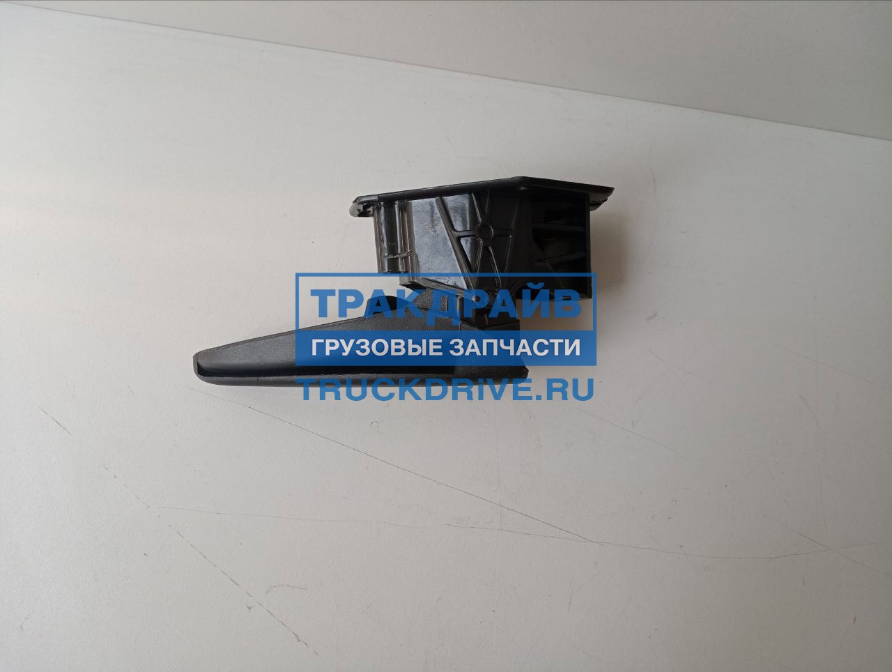 Дверная ручка Mercedes Actros MP2 внутренняя левая 89630 AUGER купить ...