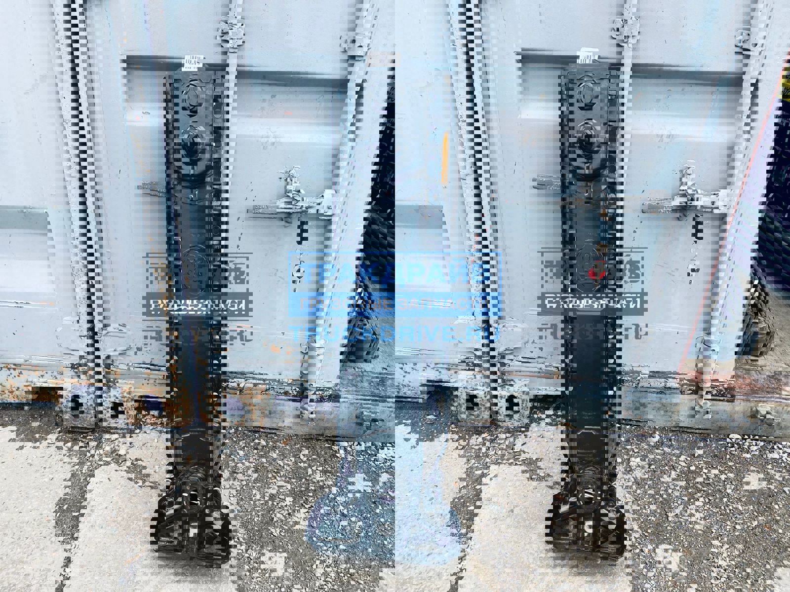 Опорное устройство полуприцепа 850 мм. + ход 520 мм. правое стопа S ...