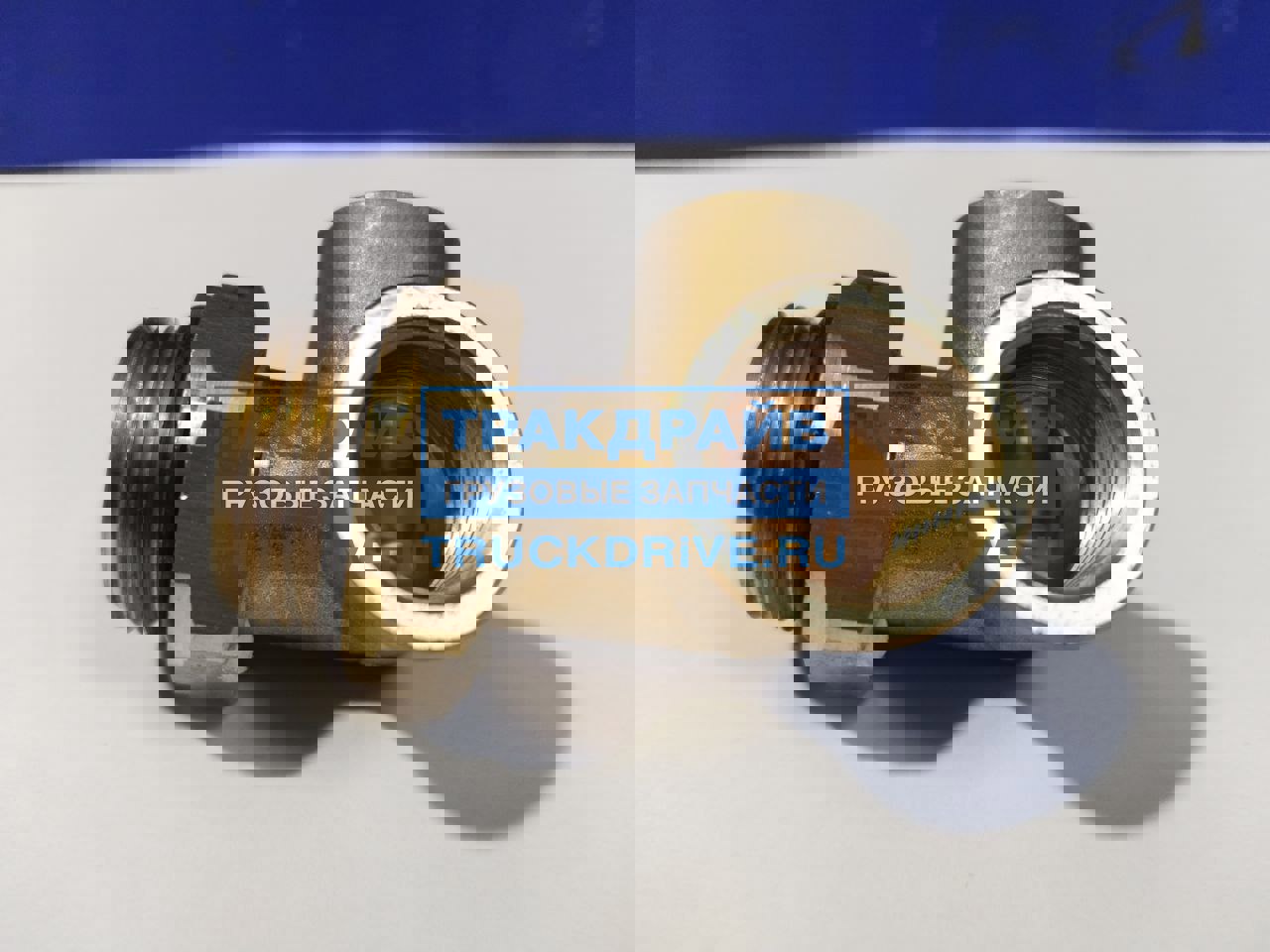 Фитинг угловой тройной M16X1,5-M22X1,5R D2077M16X15M22X15R CAMOZZI купить недорого