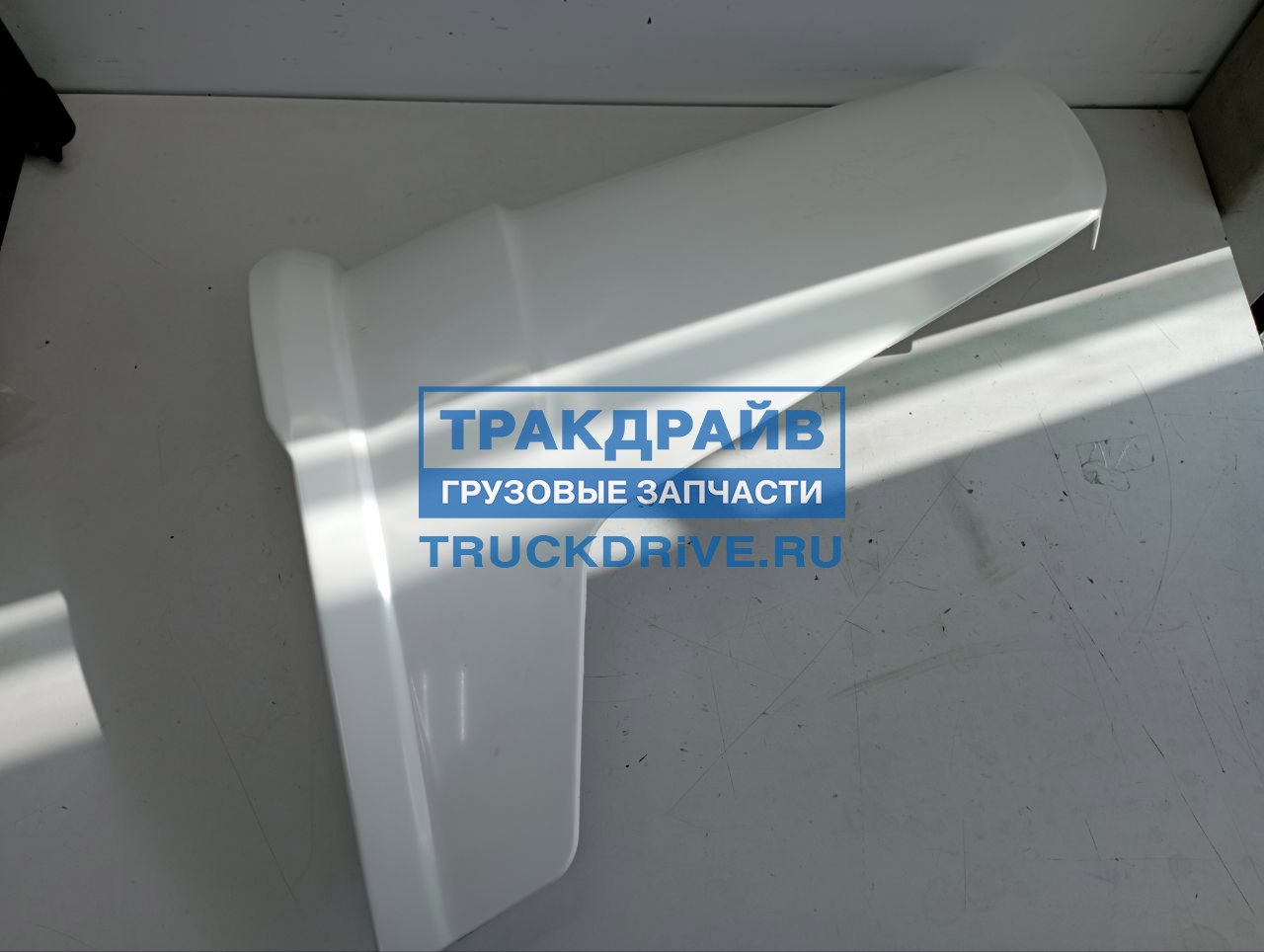 Дефлектор кабины MAN TGX правый после 2020г CMB436366 COMBO купить недорого
