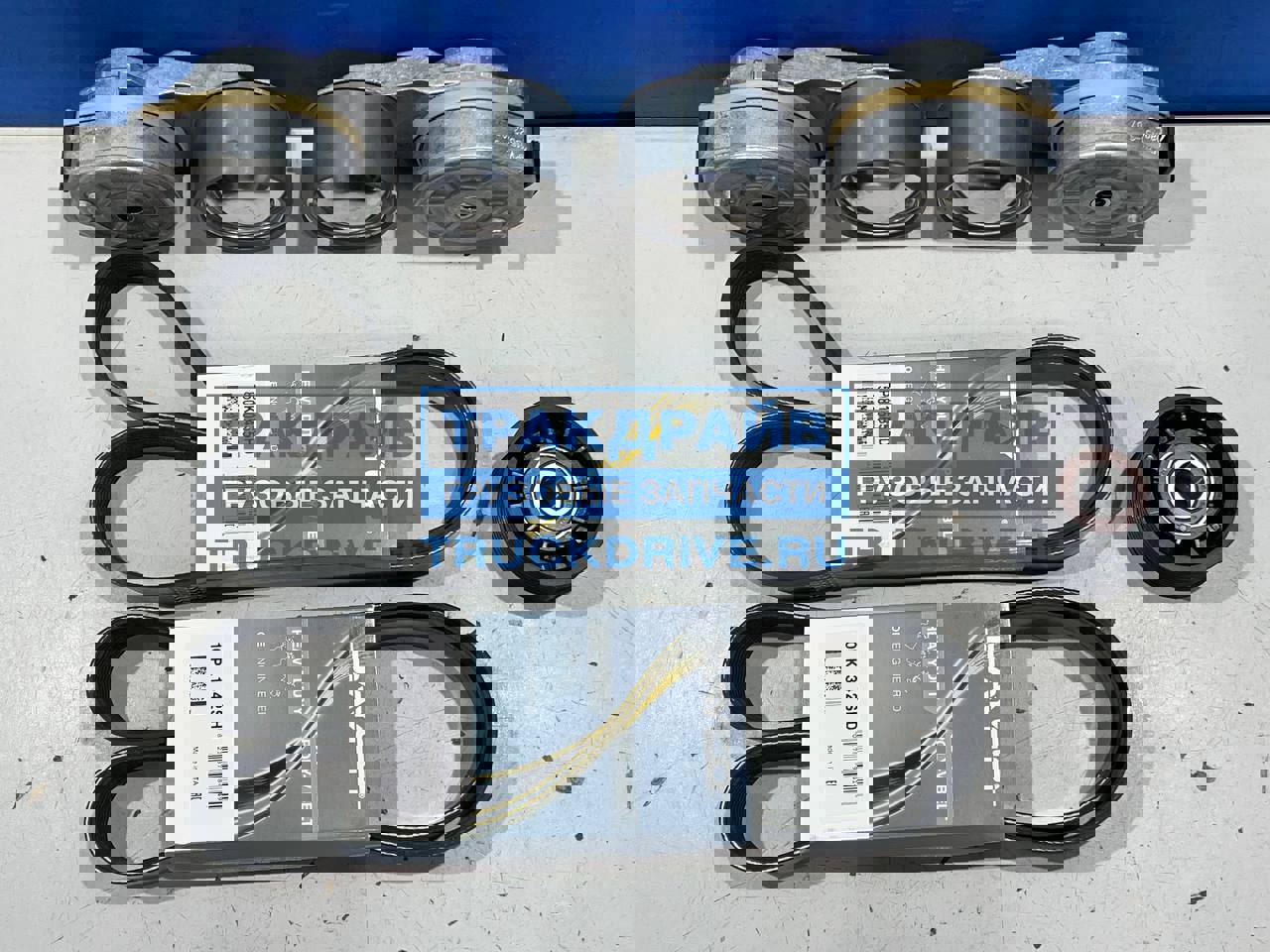 Комплект ролик с натяжителем + ремень Рено Премиу DXI11 (10PK1342HD ...