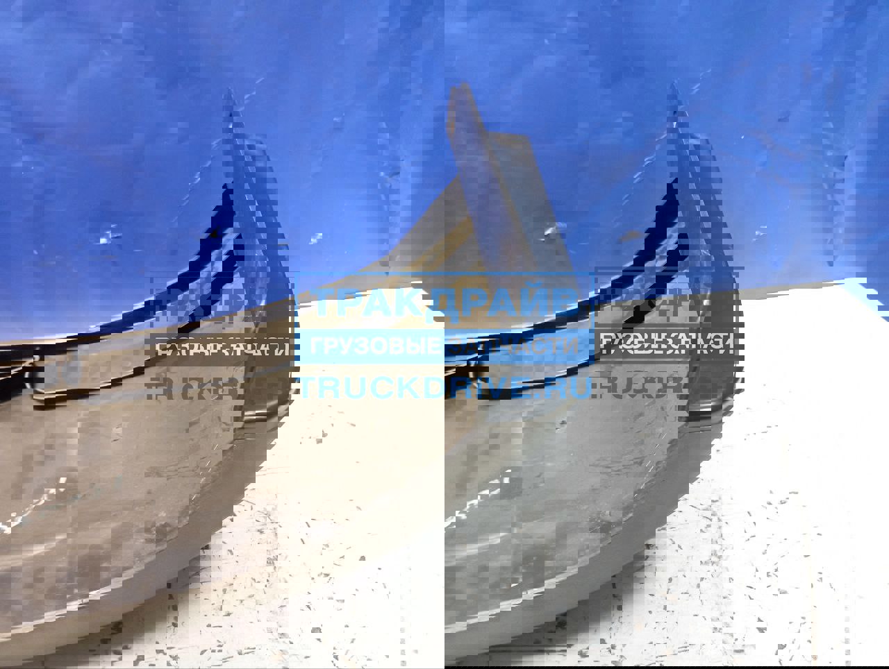 Накладка бампера MAN TGA правая 3.80031 DT SPARE PARTS купить недорого