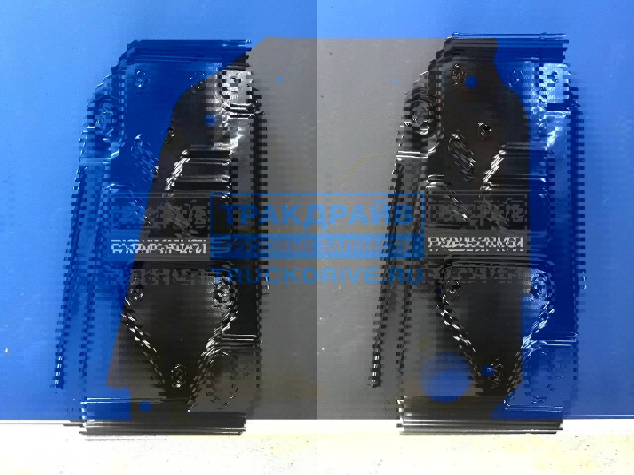 Кронштейн крепления капота Ивеко Евротраккер левый 504066097 IVECO ...