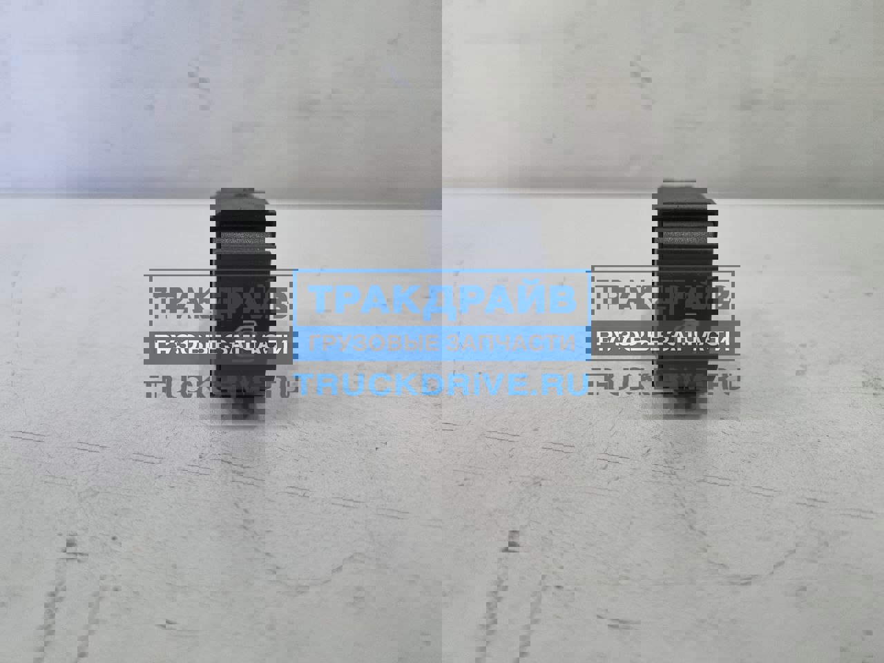 Кнопка стеклоподъемника Iveco EuroCargo с 2008 г.в. левая 504266734 ...