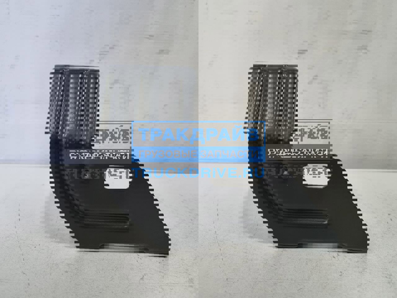 Кронштейн крепления дефлектора Ивеко Еврокарго правый верхний ...