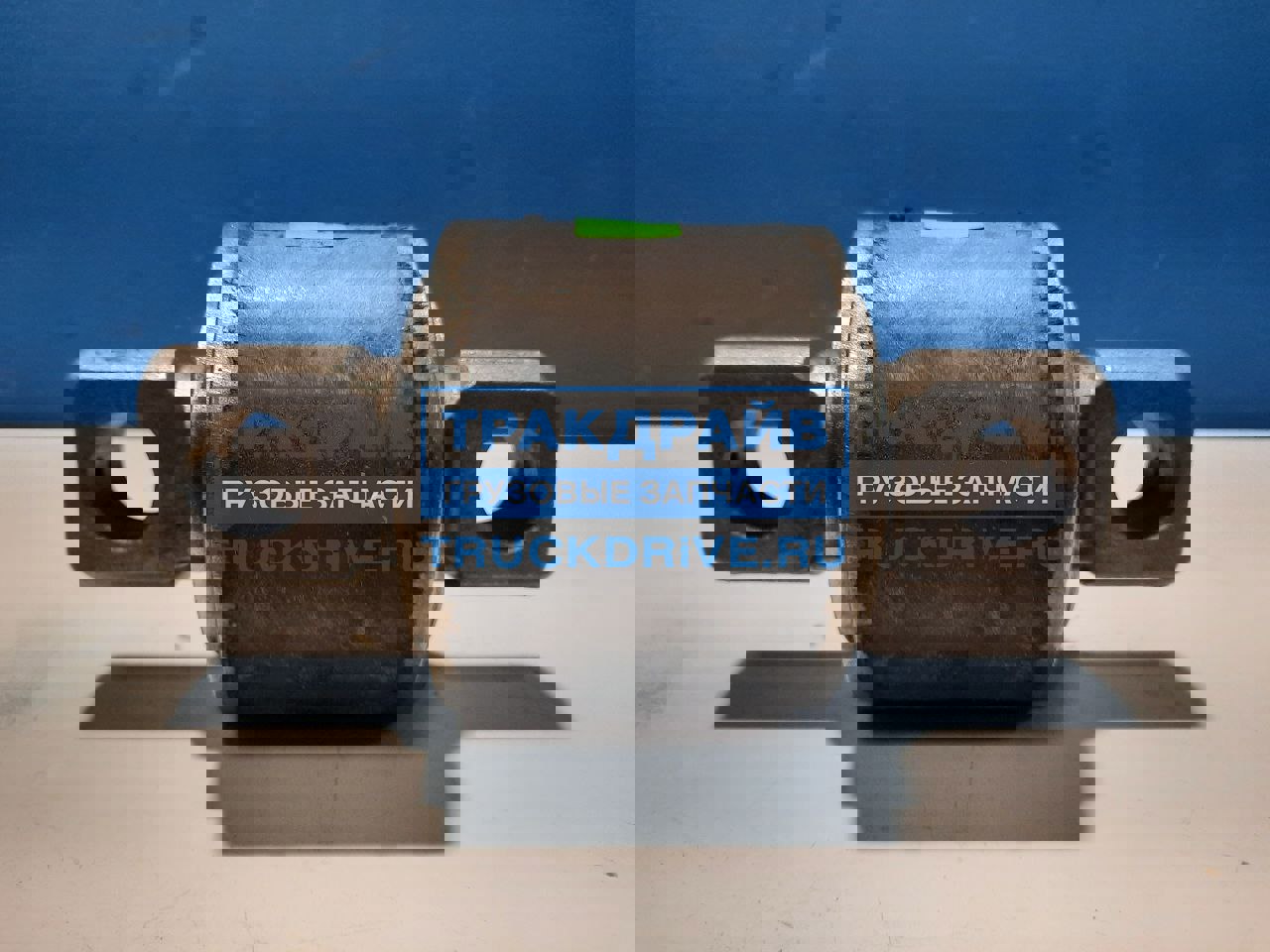 Шарнир реактивной штанги для КАМАЗ 65206 5490 6580 центральный 180.7774 ...