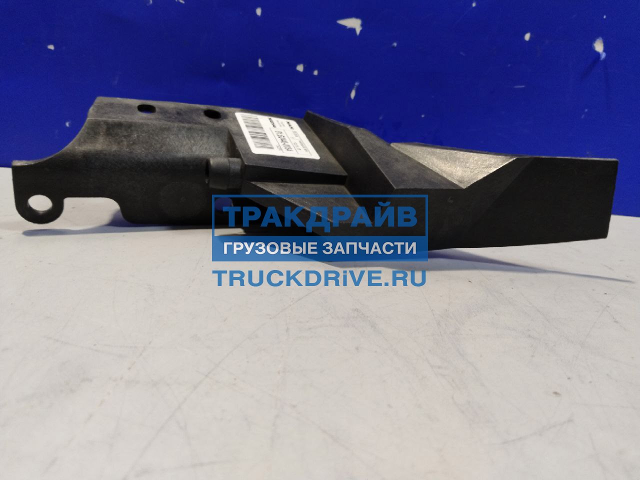 Кронштейн крепления накладки лобового стекла MAN TGA TGX TGL правый 81. ...