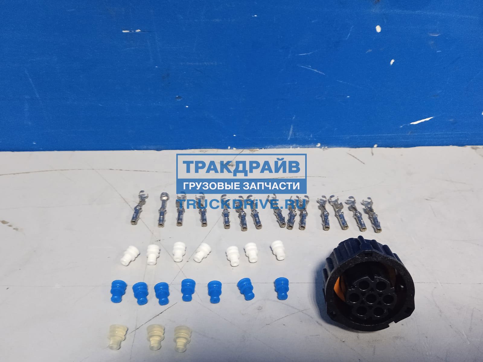Штекер электрический (разъем) AMP 1.5 разъем для фонарей LC5,LC6, LC7 ...