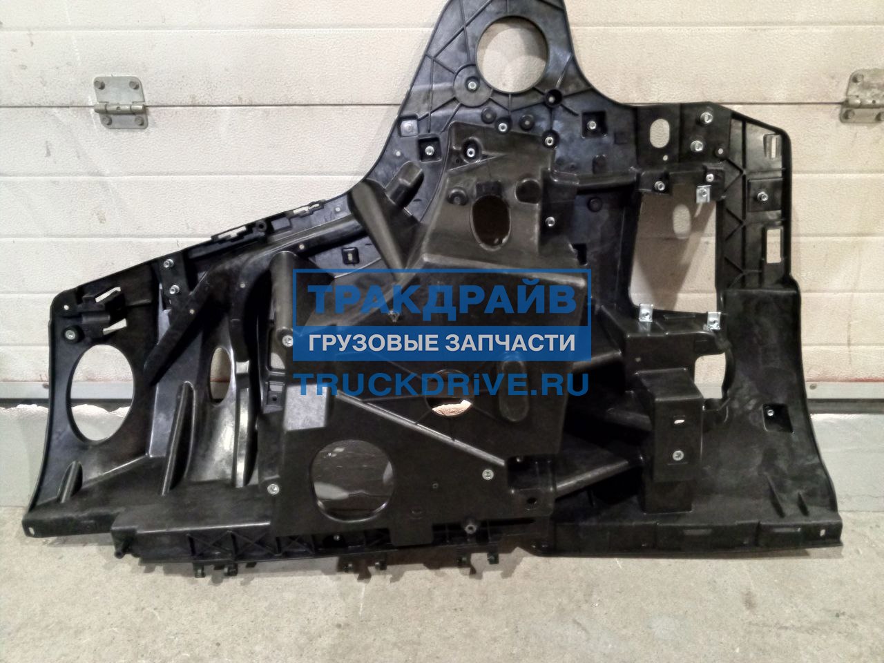 Кронштейн фары левый для Мерседес Актрос МП4 A9608803303 MERCEDES-BENZ ...