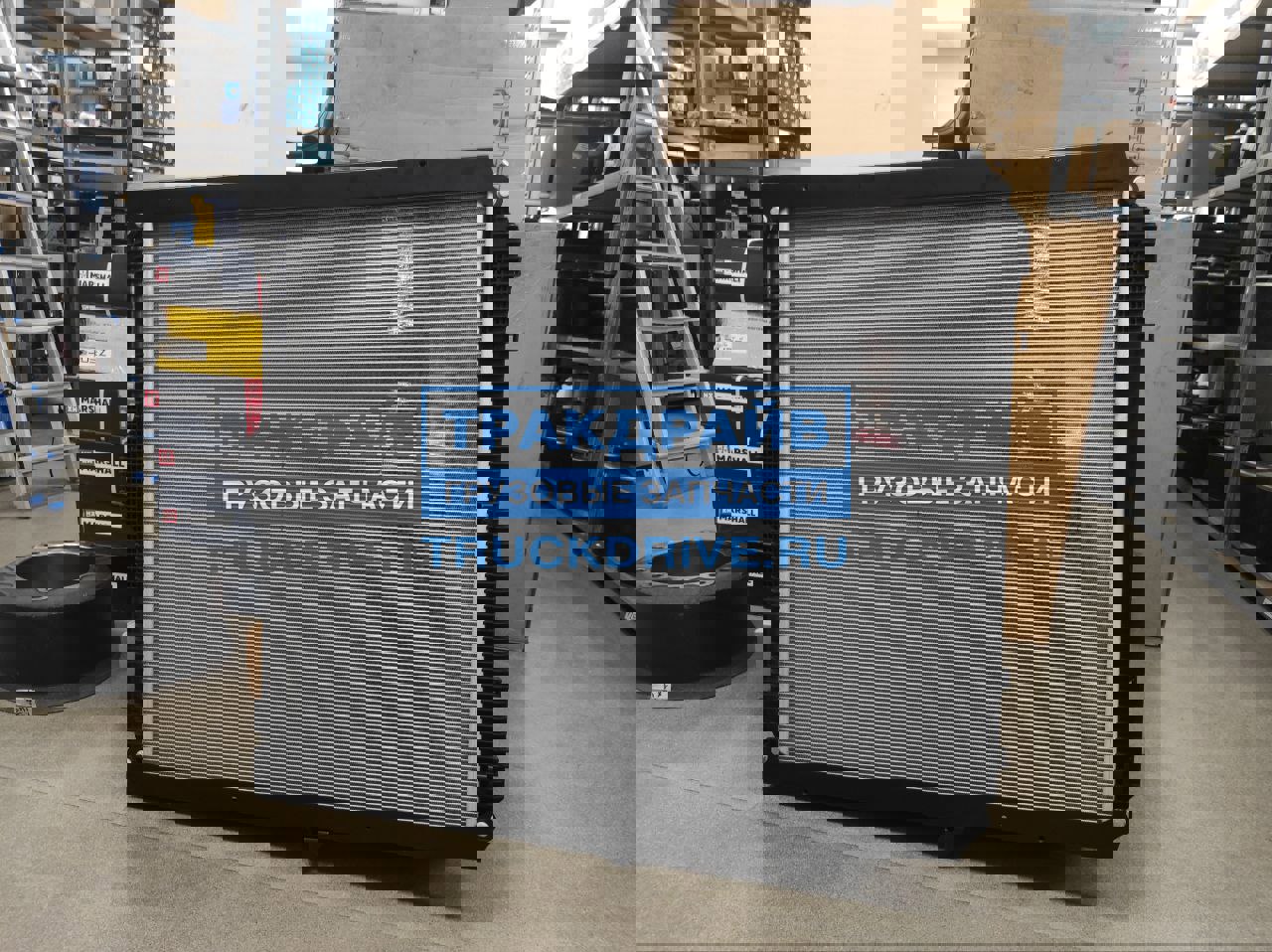 Радиатор охлаждения Мерседес Актрос Мп4 Мп5 (ЗАМЯТИЕ) A9615000800 ...