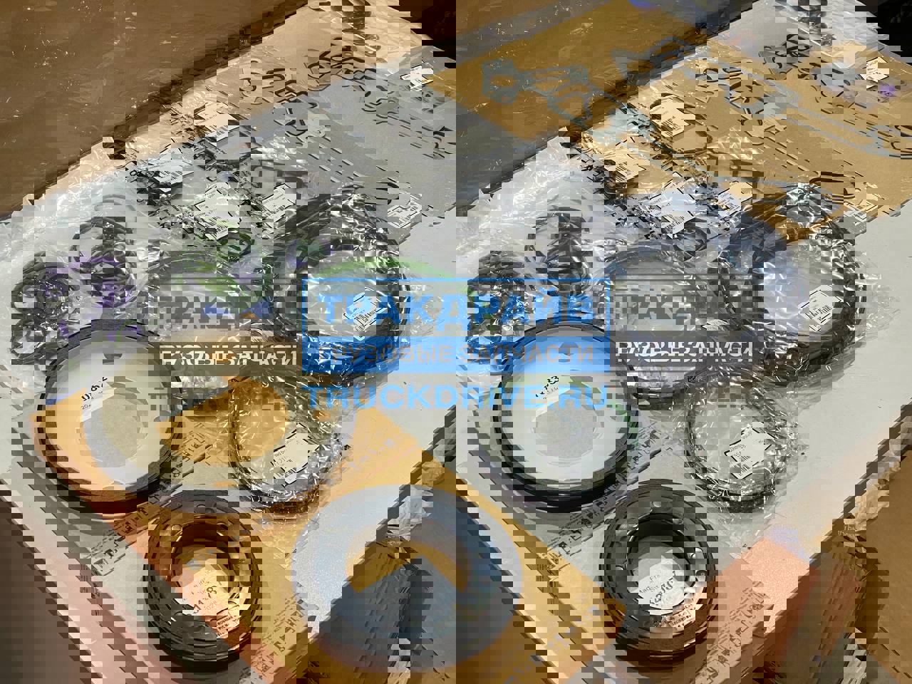 Комплект прокладок Volvo FH FM двигатель D13A нижний 7421581522 RENAULT ...