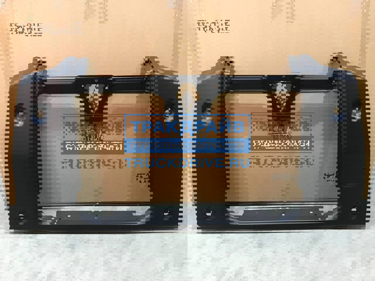 Центральная часть бампера Renault T серия 7482590370 RENAULT купить ...