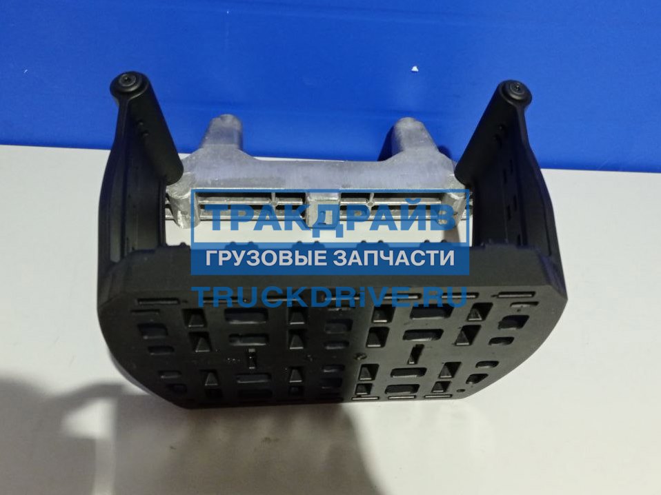 Подножка кабины правая Renault K series 7482590479 RENAULT купить недорого