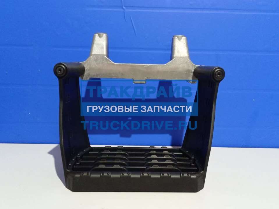 Подножка кабины правая Renault K series 7482590479 RENAULT купить недорого