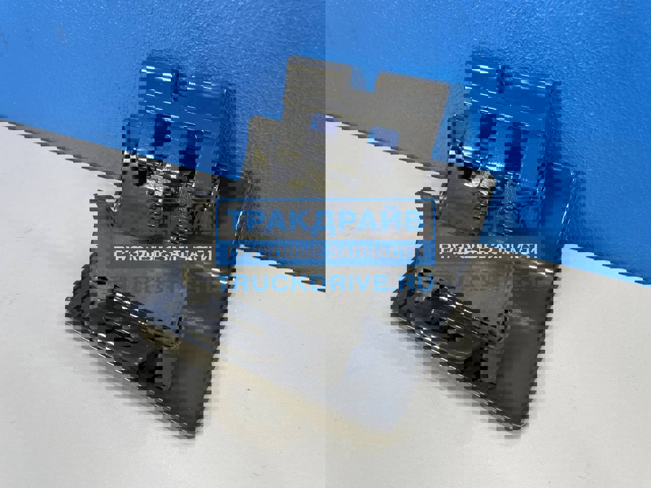 Замок крыла для автомобилей Scania 4 и 5 series 1390747 SCANIA купить ...