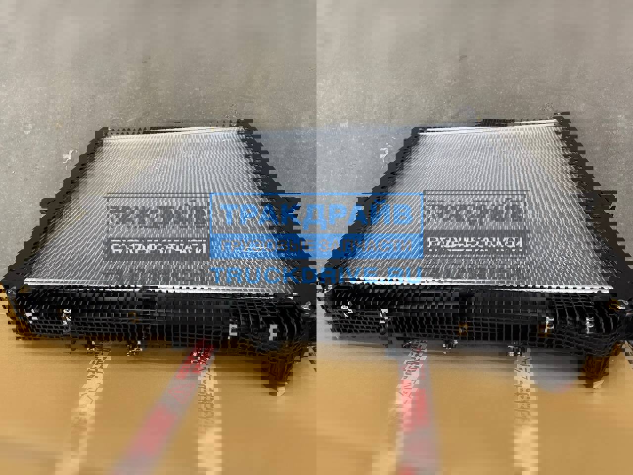 Радиатор системы охлаждения для Мерседес Актрос Мп4 Антос Арокс 13.001. ...