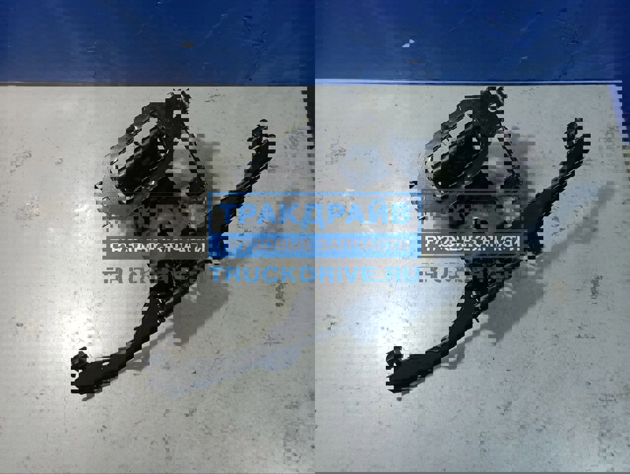 Кронштейн правый дефлектора кабины для грузовиков Scania 4 серии TS04 ...