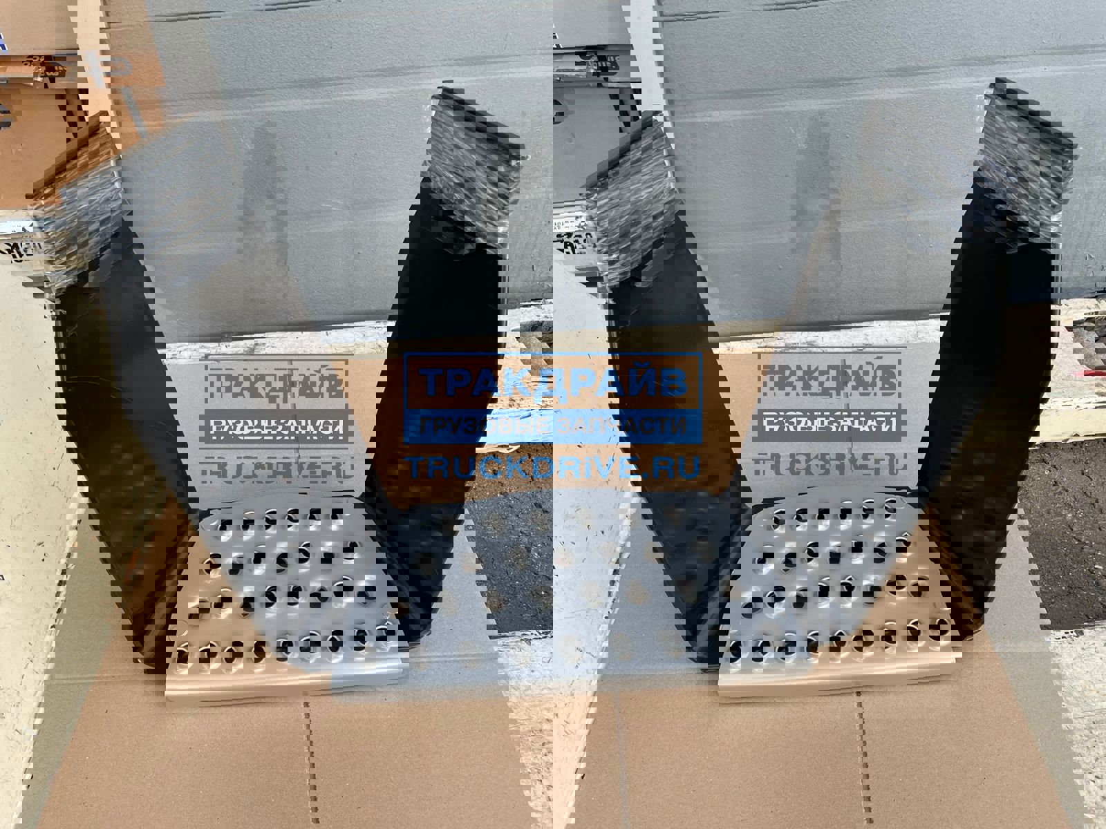 Подножка подвесная Ман Тга Тгс нижняя TD06-57-169 TANGDE купить недорого