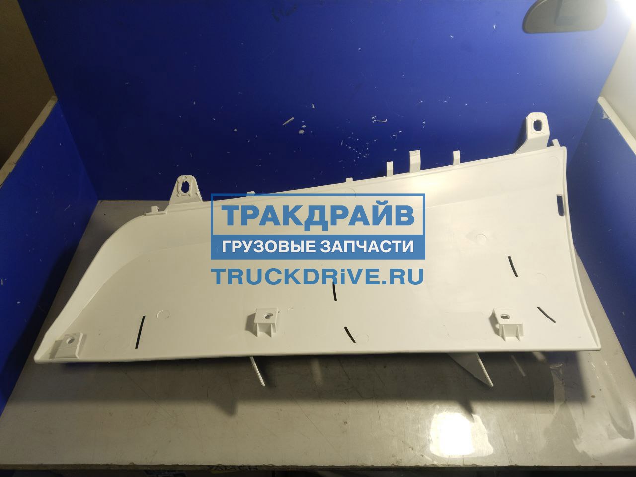 Дефлектор кабины Mercedes Actros MP4 Mega левый внутренний T0188-4004 ...