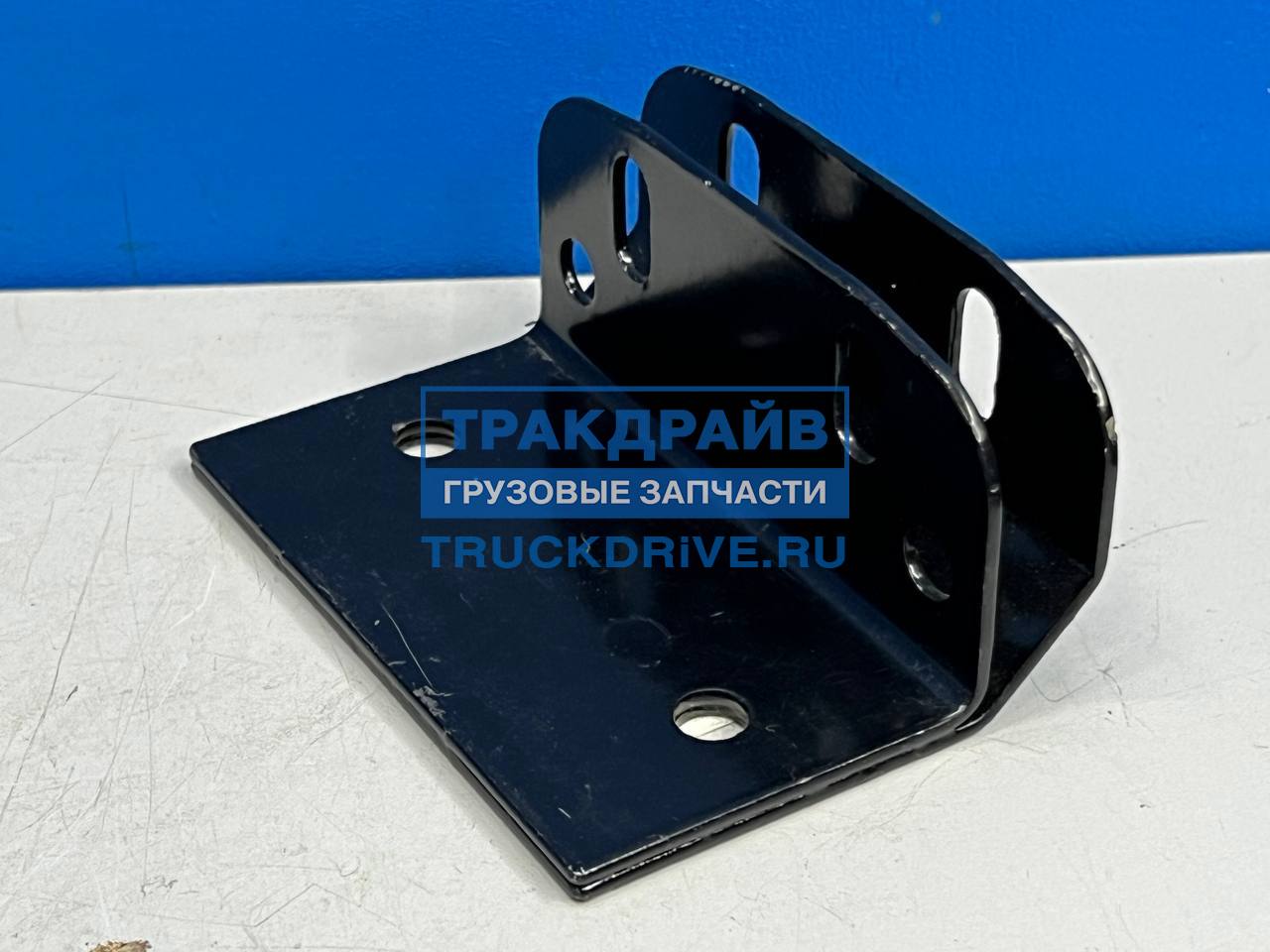 Кронштейн межколесного спойлера грузовиков Volvo 21231880 VOLVO купить ...