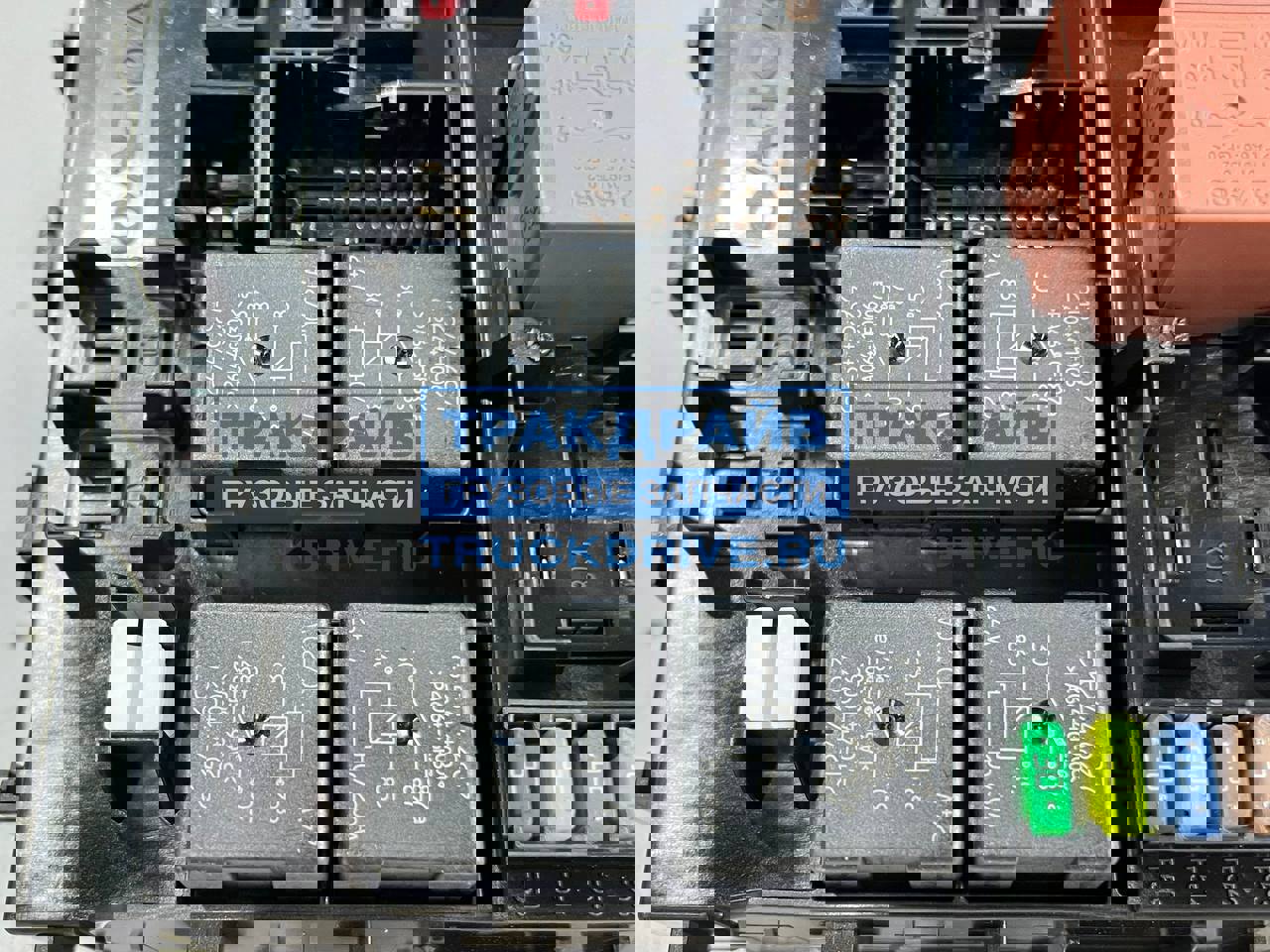 Блок предохранителей и реле грузовиков Вольво 23762561 VOLVO купить ...