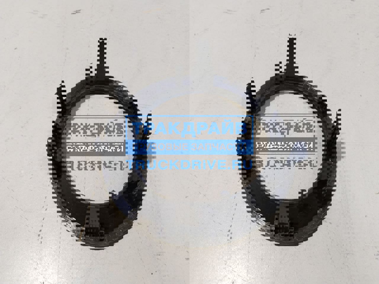 Крышка фары Volvo FMX правая 82335293 VOLVO купить недорого