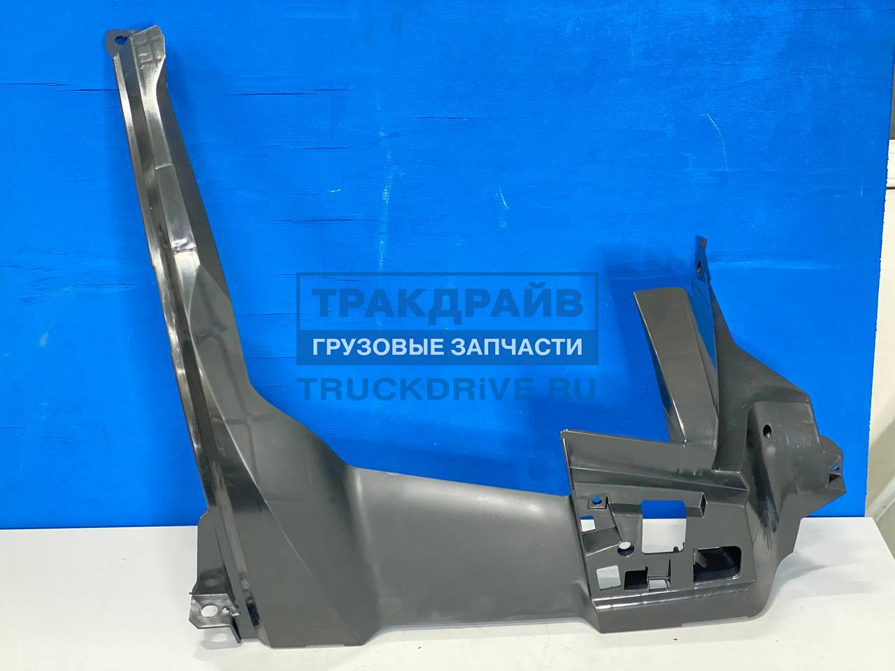 Воздуховод левой облицовки фары Вольво FMX 82423087 VOLVO купить недорого