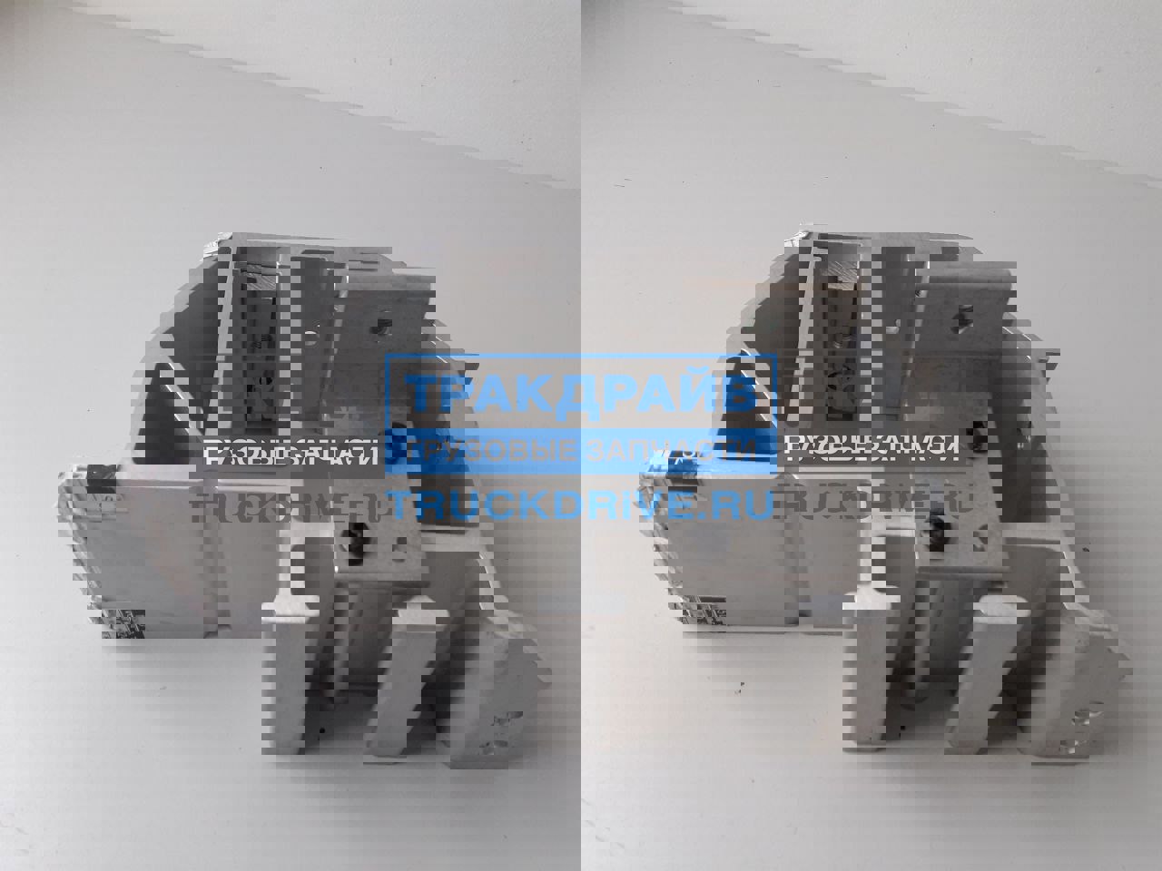 Кронштейн бампера Вольво ФШ 4 левый 82464966 VOLVO купить недорого