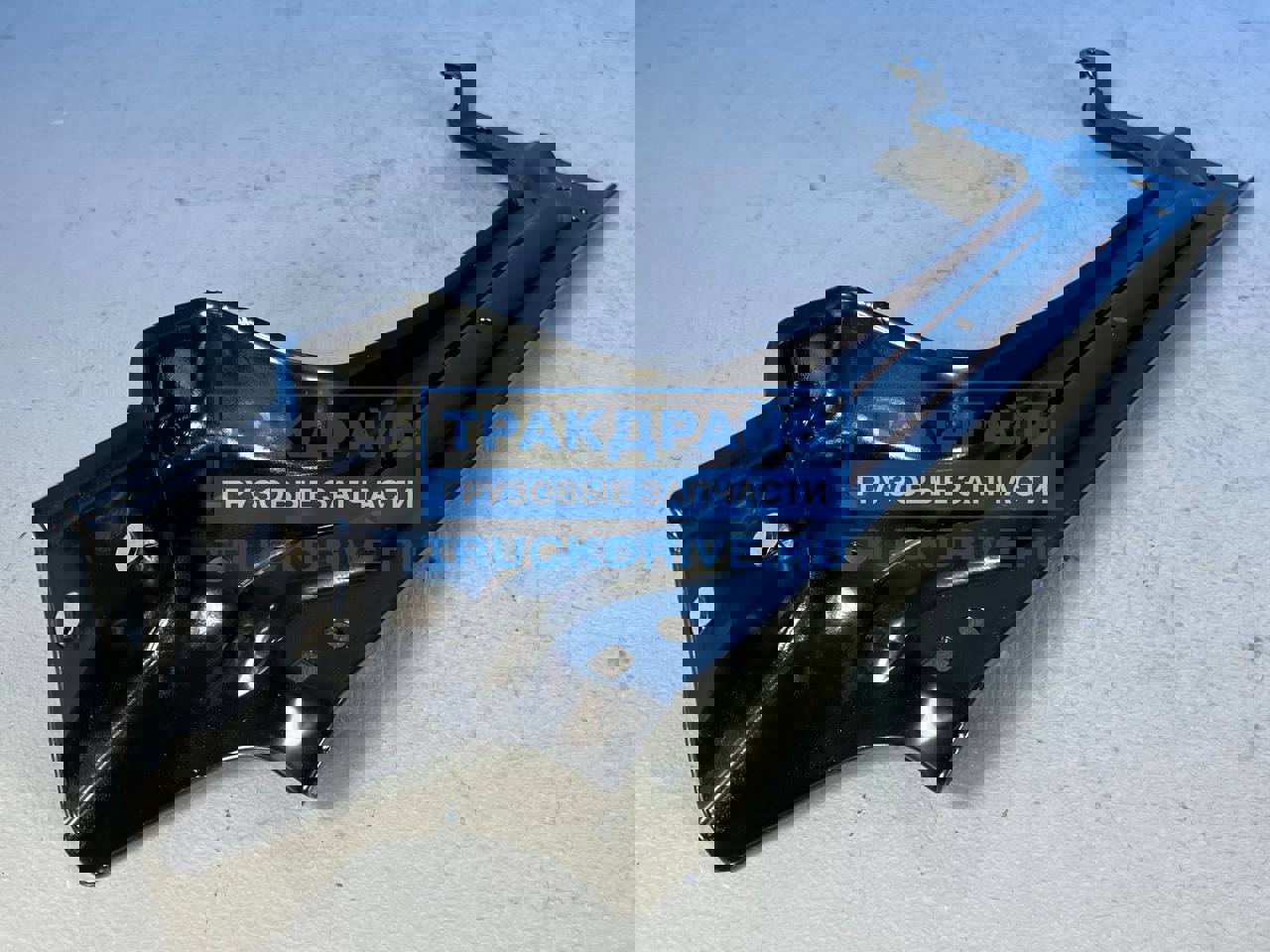 Кронштейн для Volvo FM FH (крыло переднее) 82690799 VOLVO купить недорого