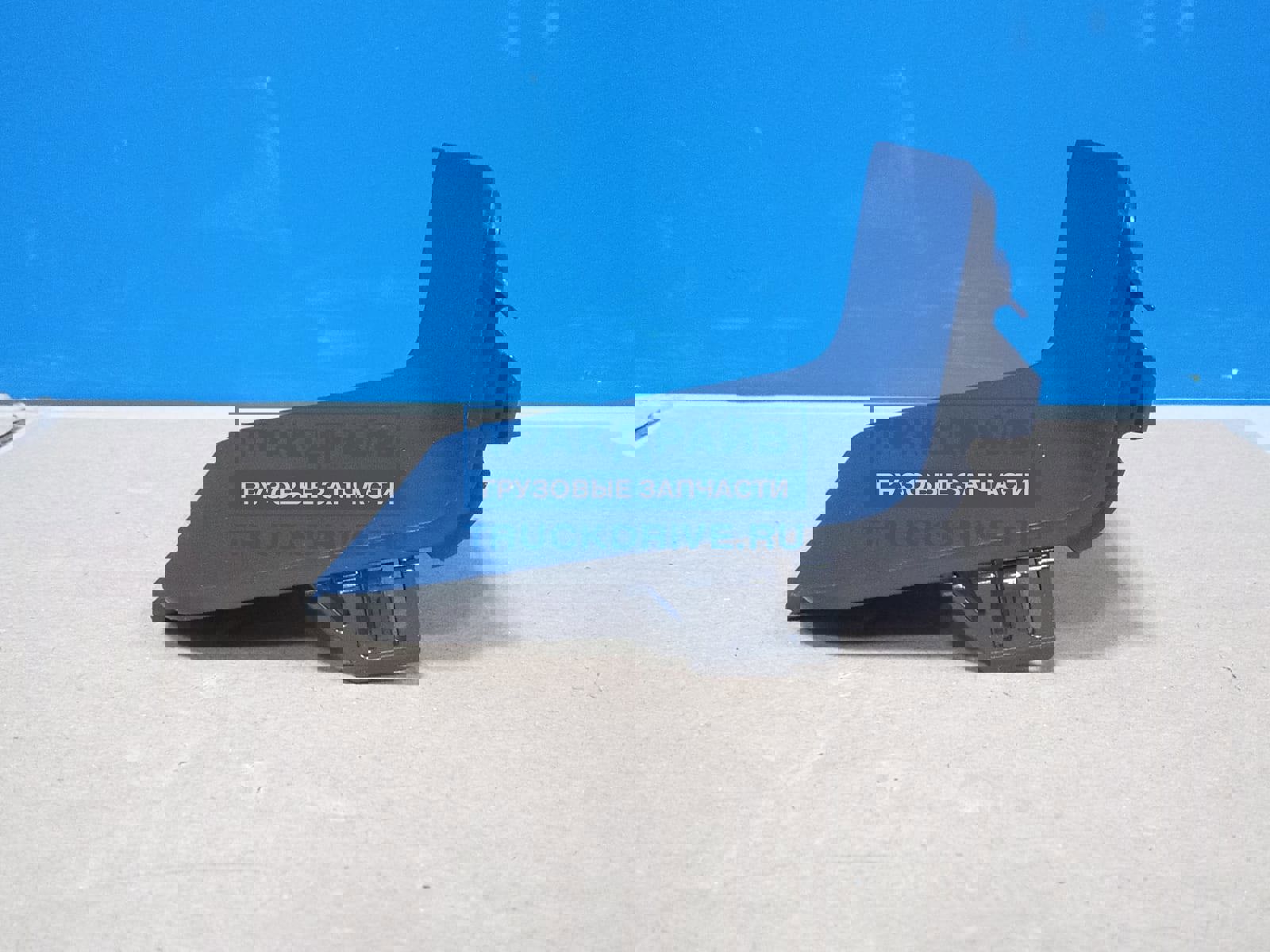 Заглушка левой подножки Вольво FM4 84185798 VOLVO купить недорого