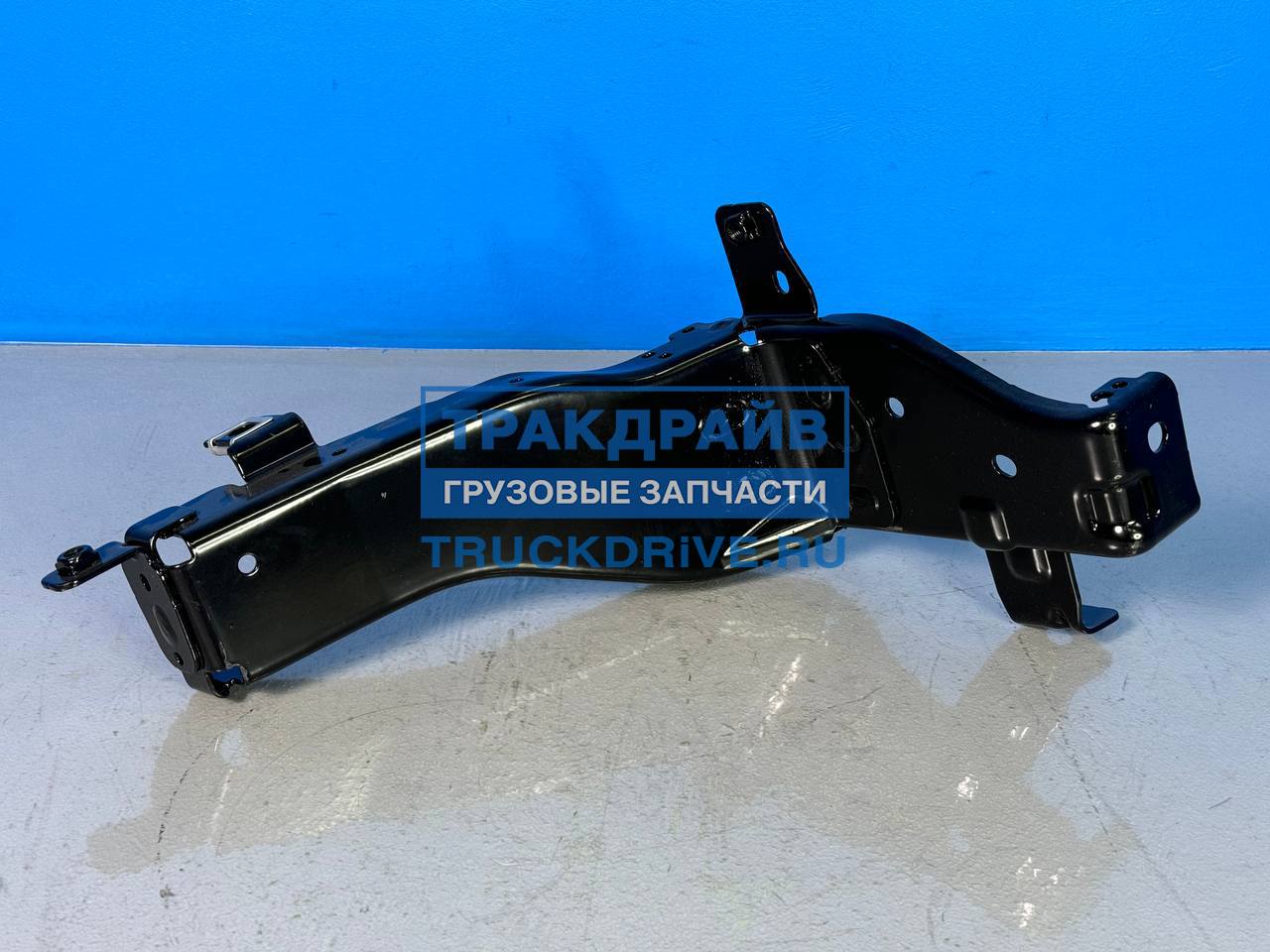 Кронштейн фары для Вольво ФШ 4 левый 84203734 VOLVO купить недорого