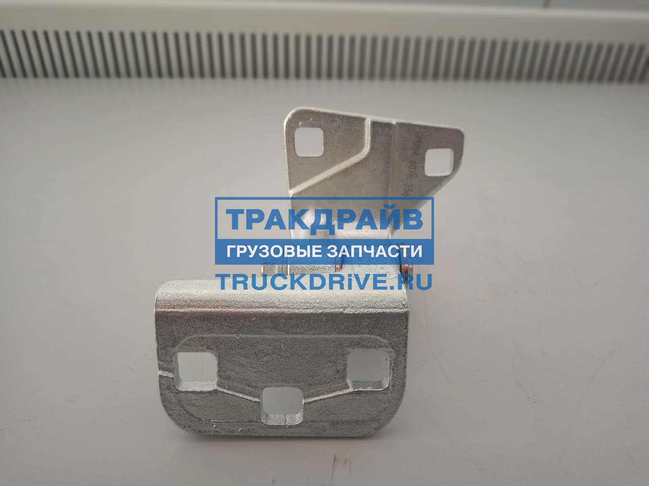 Петля двери левая нижняя Мерседес Атего Актрос 9417200137 4.63356 DT ...